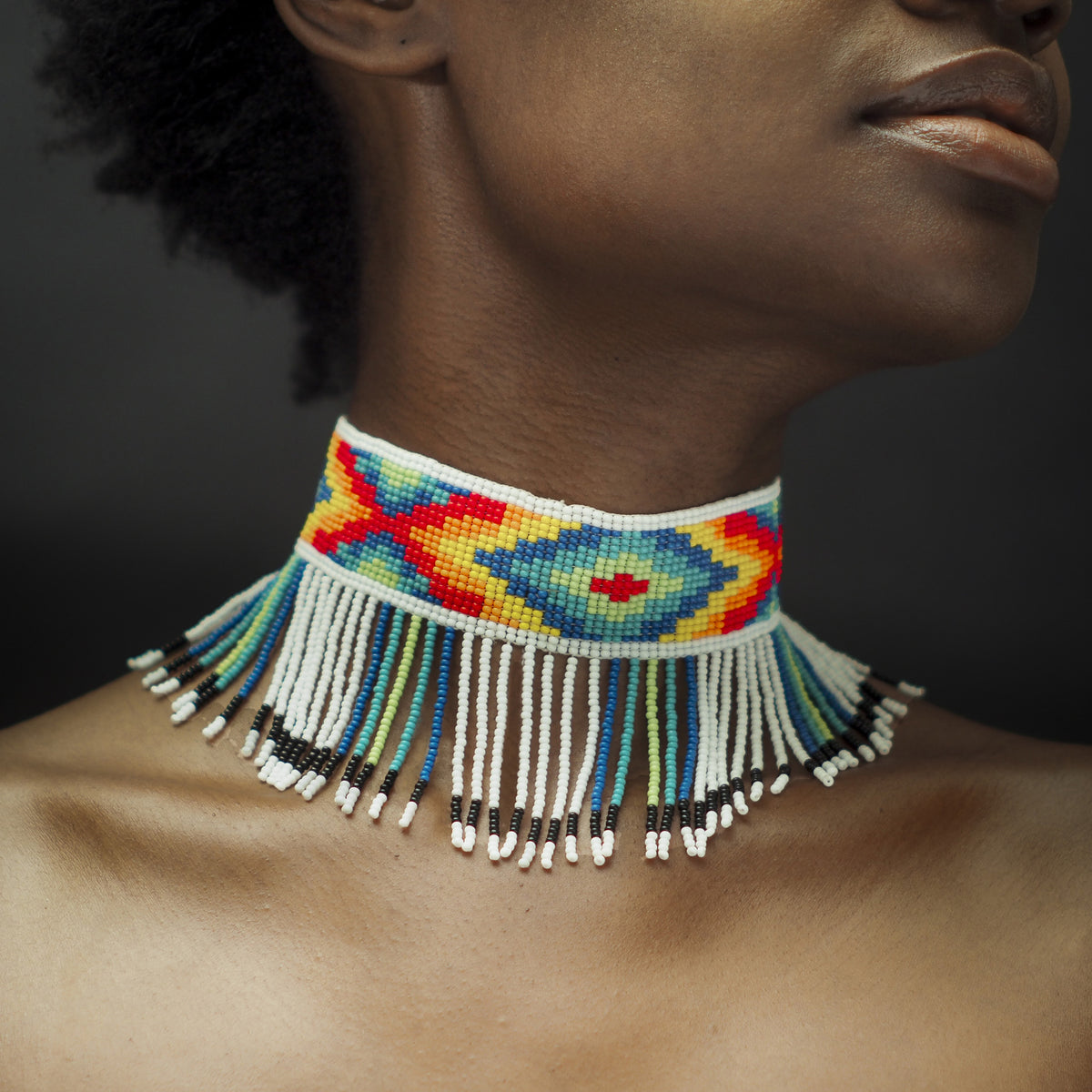 SET THE TONE – Santa Isla